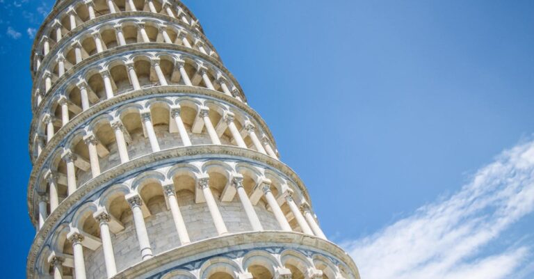 Guide pratique des sites et monuments historiques à Strasbourg ...